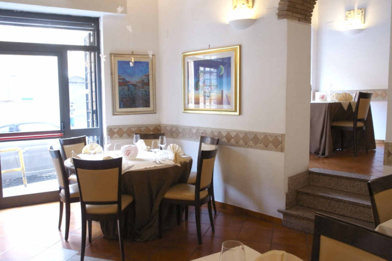 ローマで魚介料理ならレストランTEMAが一番、雰囲気もサービスも100点です | アーモイタリア